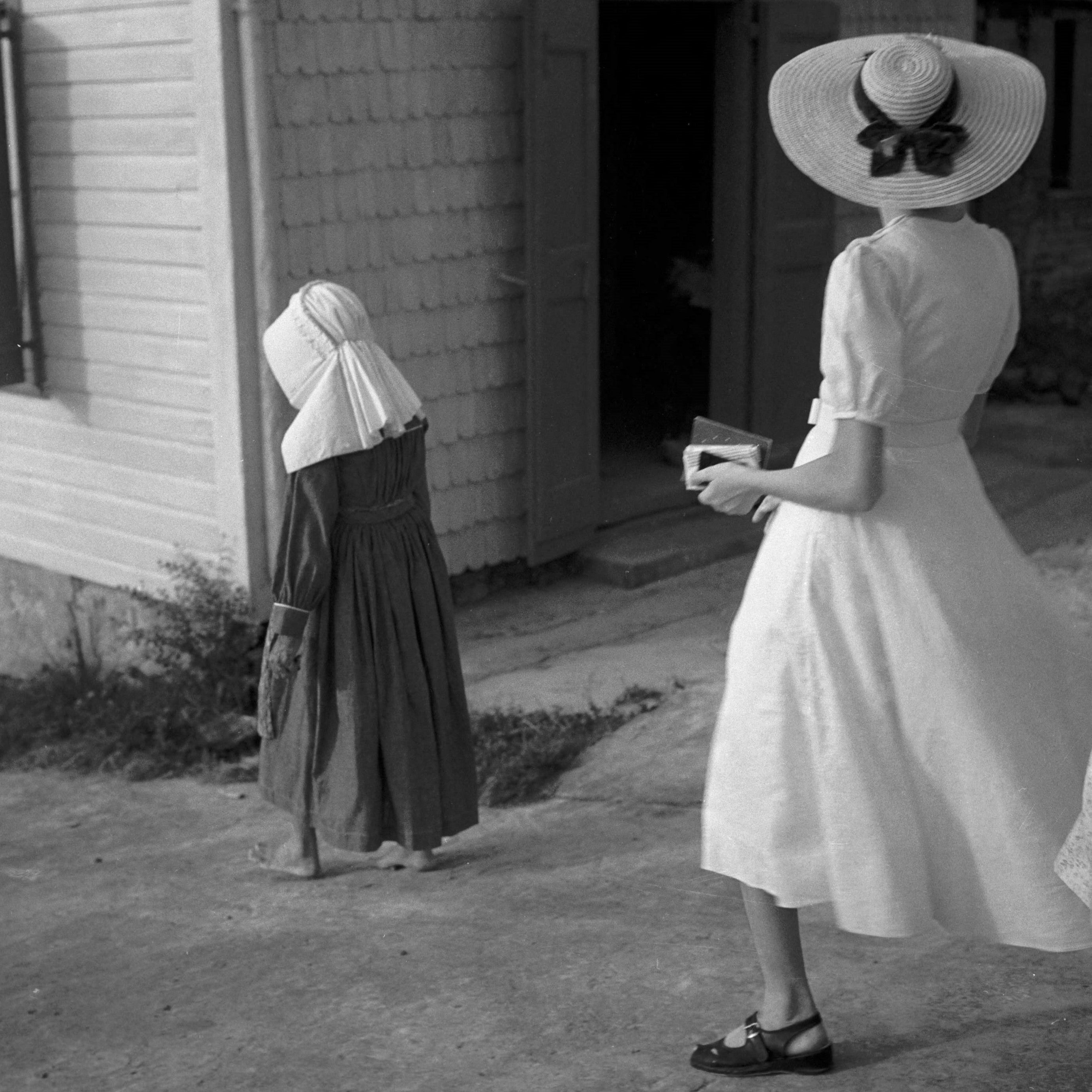 Hélène Roger-Viollet – Artists of St Barth